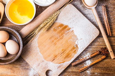 반죽 준비 조리법 빵 피자 파이 만들기 Ingridients 플랫 음식 부엌 테이블 배경에 누워 곡초류에 대한 스톡 사진 및 기타 이미지 Istock