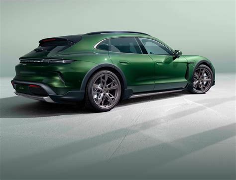 Porsche Taycan 4 Cross Turismo