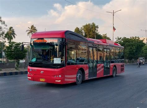 karachi red bus new routes launched check details