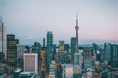 Caption Majestic View Of Cn Tower Dominating The Toronto Skyline