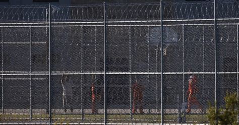 트럼프 수갑 없이 귀국 조치 지시조만간 구금 해제 전망