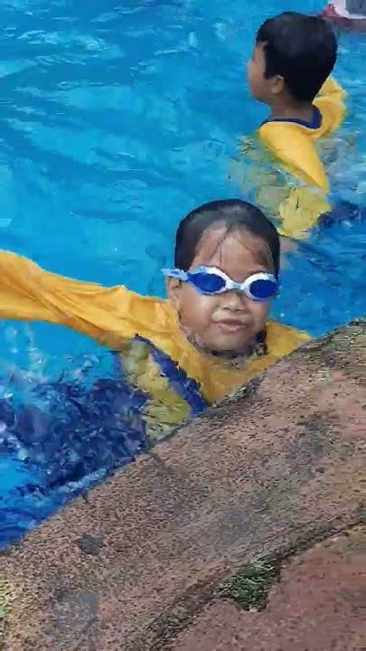 Berenang Airnya Dingin Gaesss Berenang Bermain Kolamrenang Dingin Shorts Viral Youtube