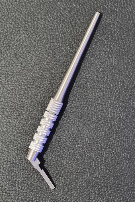 Multiflex Multi Position Scapel Handle With Free Blades