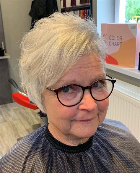 Rejuvenating Asymmetrical Haircuts For Women Over