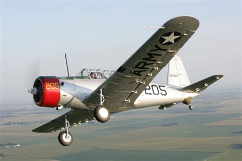 Vultee Bt 13 Valiant — Fagen Fighters Wwii Museum
