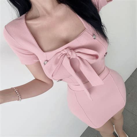 당일리본and홀터 투피스set 뷰리 세트 셋업 국내생산 스퀘어 리본 탑 밴딩 미니 스커트 H라인 데이트룩 하객룩 오피스룩 신축성 스판 들뜸제로 투피스 코 2color 디제네바