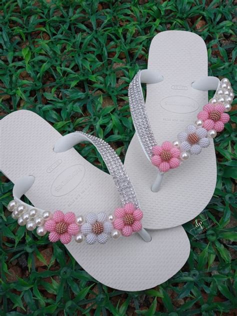 Chinelo Bordado 🤍💖 Em 2025 Chinelos Bordados Chinelos Decorados