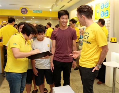 Photo Story Digi IPhone S Midnight Launch