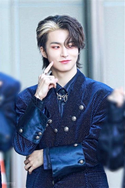 Pin By Elizabeth On Elast E‘last Romin E Last Elast Kpop