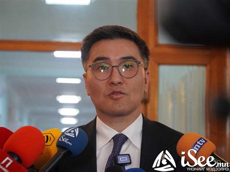 Ч Лодойсамбуу Шөнийн цагаар чуулганыг хуралдуулж “Та нар унтаж