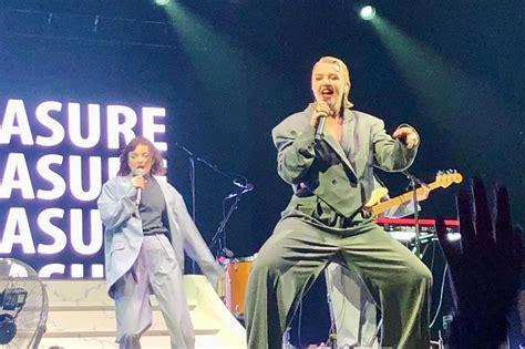 Self Esteem Singer Announces 14 Date Uk And Ireland Tour