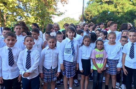 პატარა ფოთის საჯარო სკოლაში 2022 2023 სასწავლო წელი ზარ ზეიმით დაიწყო ეტალონი