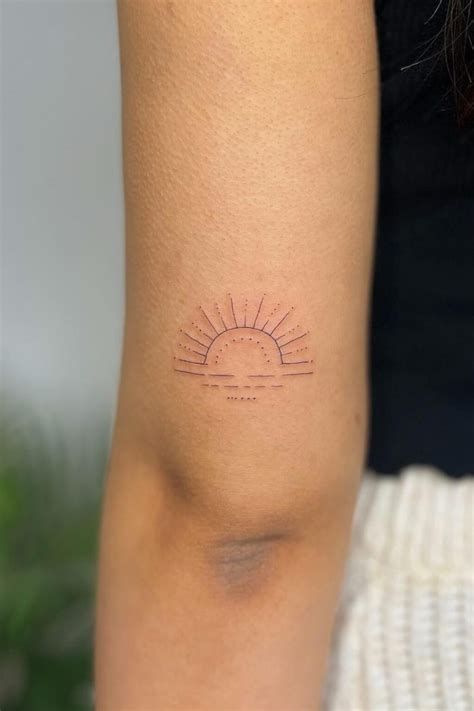 40 Brilliant Sun Tattoos For Women 2022 Guide