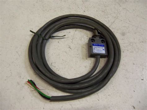 HONEYWELL CE ROLLER LIMIT SWITCH USED Amazon Com Industrial Scientific