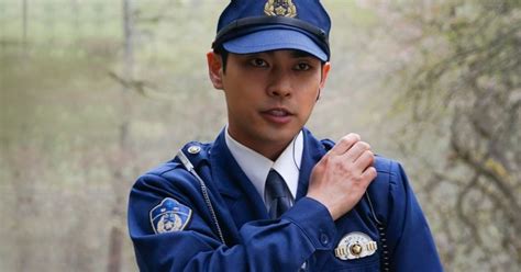 너희는 사람을 먹잖아”···‘폭력 경찰이 파헤치는 마을의 비밀 오마주