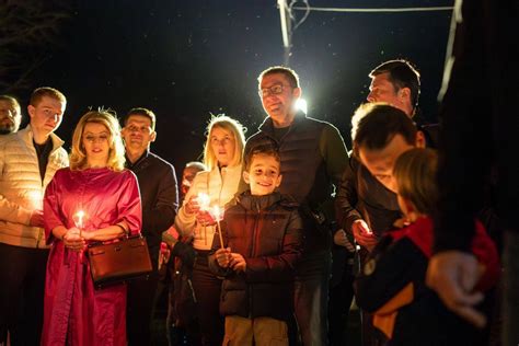 Hristijan Вечерва заедно со охриѓани во црквата Св Богородица Перивлепта го дечекавме