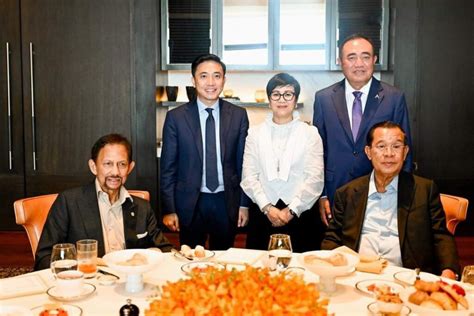 សេដ្ឋីខ្មែរតែ ៣រូបប៉ុណ្ណោះ បានចូលជួបព្រះមហាក្សត្រប្រ៊ុយណេ ក្នុងព្រះរាជពិធីសោយព្រះក្រយាព្រឹក