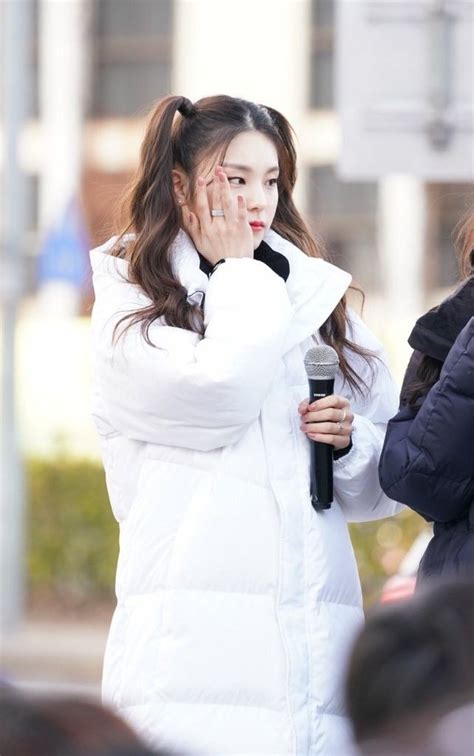 Itzy Hwang Yeji Itzy Celebrities Kpop Girls