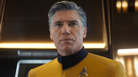 A Guide To Every Version Of Captain Christopher Pike