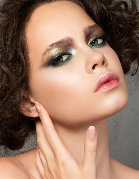 Jaw Dropping Green Eyeshadow Looks To Spice Up Your Beauty Routine