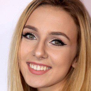 Danielle Renaee Tiktok Star Age Birthday Bio Facts Family Net Worth Height More