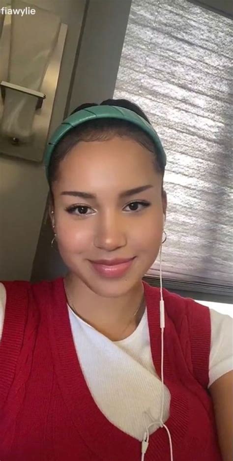 Pin By Caity ☁️ On Sofia Natural Hair Styles Peyton Elizabeth Lee Sofia Wylie