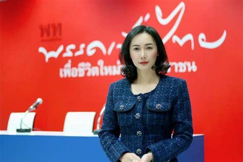 ‘ลิณธิภรณ์ อัด ‘ธนกร ศึกษานโยบายกระเป๋าเงินดิจิทัล ก่อนวิจารณ์