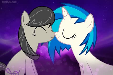 Vinyl Scratch Vampire Marteko