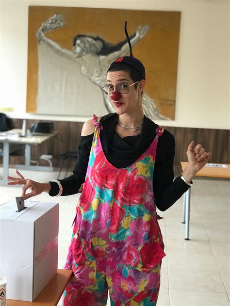 Титания Хаос Да си клоун е начин на мислене Култура