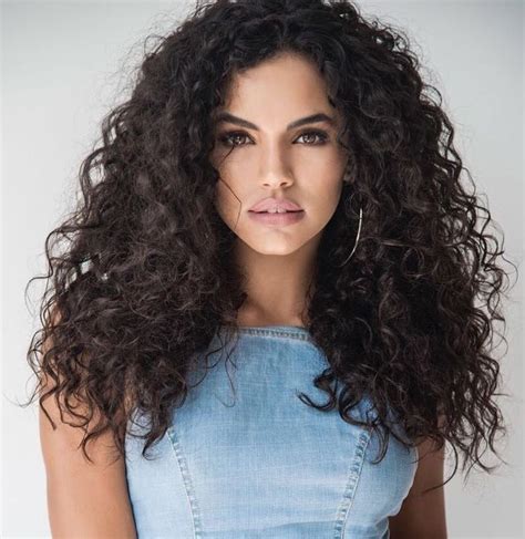 Pin De Elizabeth Marquez Em Art I Like Tipos De Cabelo Encaracolado