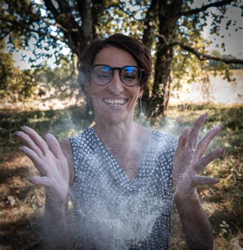 Te Sens Tu Différente Et Souvent Seule Elodie Lescot