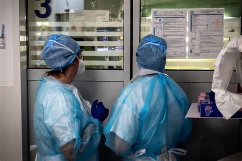 코로나19 생존자의 3분의 1이 뇌질환을 앓고 있는 것으로 나타났습니다