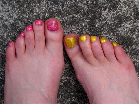 Gold Pink Sparkle Toes I Love To Try As Many Colors As Pos… Flickr