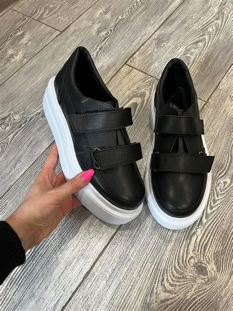 ფეხსაცმელები ბათუმში