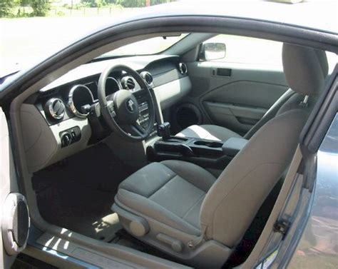 2005 Ford Mustang Interior