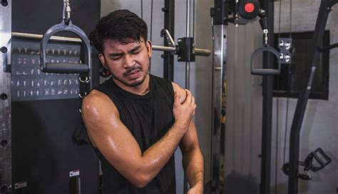 Torn Rotator Cuff Symptoms Causes And How To Know If You Need Surgery