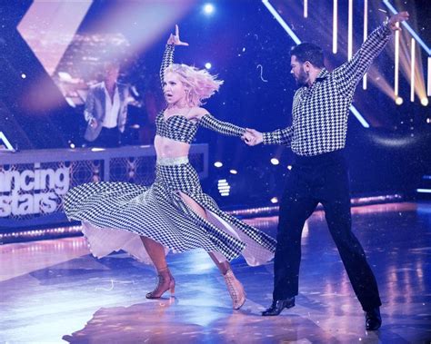 Sharna Burgess And Jesse Metcalfe Dancing With The Stars Sharna
