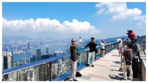 Victoria Peak Tram Wisata Paling Ikonik Di Hong Kong Naik Kereta Kabel
