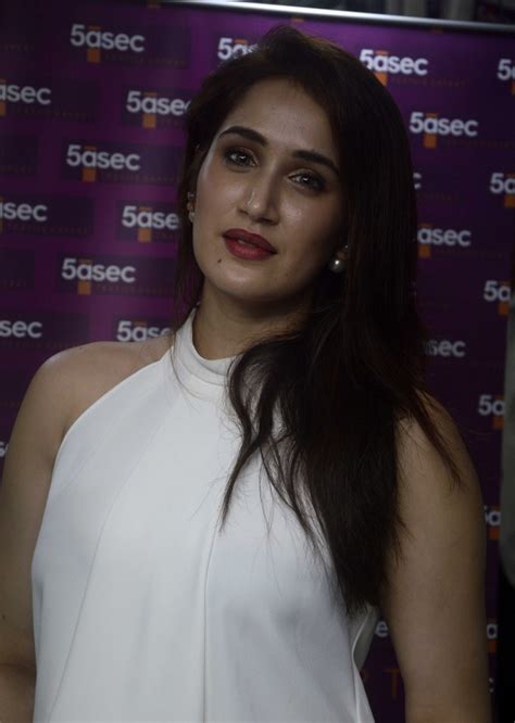 Sagarika Ghatge Hd Wallpapers Wallpapers Pics And Biography Of Indian