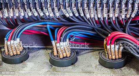 Plc 입력 배선 0명에 대한 스톡 사진 및 기타 이미지 0명 기업 재무와 산업 나사 Istock