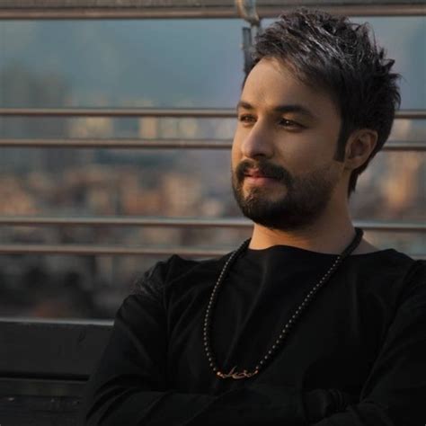 تماشا کنید حضور صمیمانه مصطفی راغب در جوار استاد گلپا خواننده گی