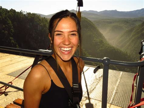 Elizabeth Knight • Leadabroad