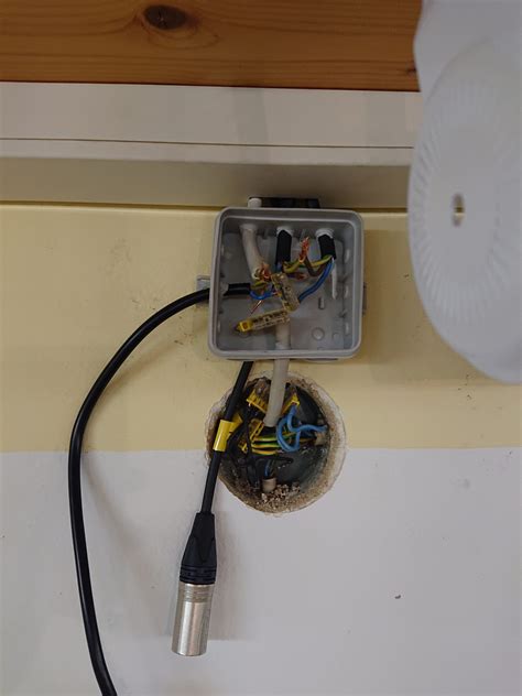 Video Projector Serial Multimedia Control Unit Using Arduino Rs232