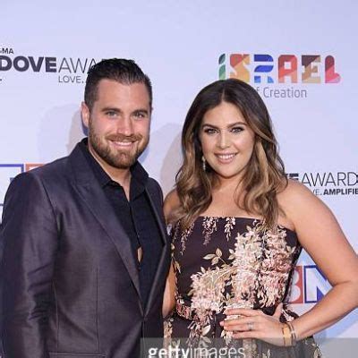 Hillary Scott Wiki Age Height Husband Net Worth Updated On February