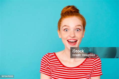 좋은 귀여운 사랑 스러운 매력적인 명랑 소녀 스타일러스의 초상화 아이에 대한 스톡 사진 및 기타 이미지 아이 놀라움 눈