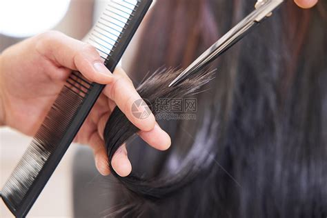 理发师理发特写高清图片下载 正版图片502380661 摄图网