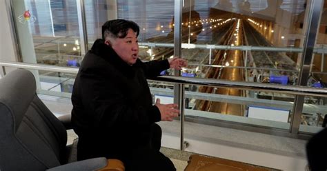 북 김정은 대한민국은 주적…전쟁 피할 생각 전혀 없다