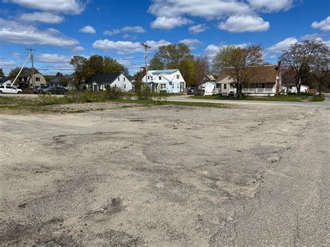 45 Pine St Millinocket Me 04462 Mls 1589054 Coldwell Banker