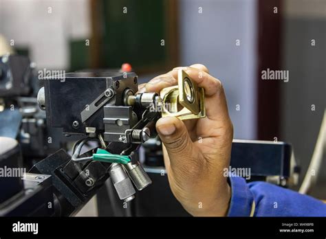 Grading Clarity On Diamonds Microscope And Magnifying Glass African