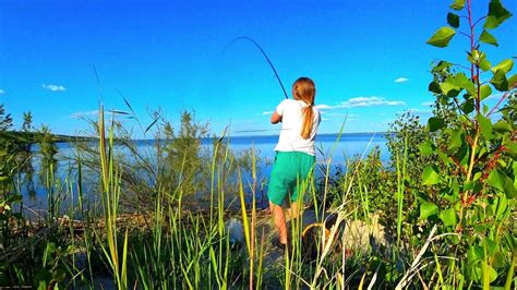 ОН ОТТАЩИЛ НАС НА ЛОДКЕ ОТ БЕРЕГА Рыбалка с ночевкой ТРИ ДНЯ ДИКАРЕМ Youtube